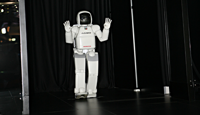 Vídeo: Asimo faz apresentação em São Paulo - Made in Japan
